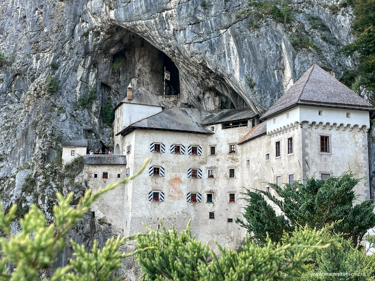 Pestera Postojna si Castelul Predjama - Slovenia - Mami şi Tati scriu